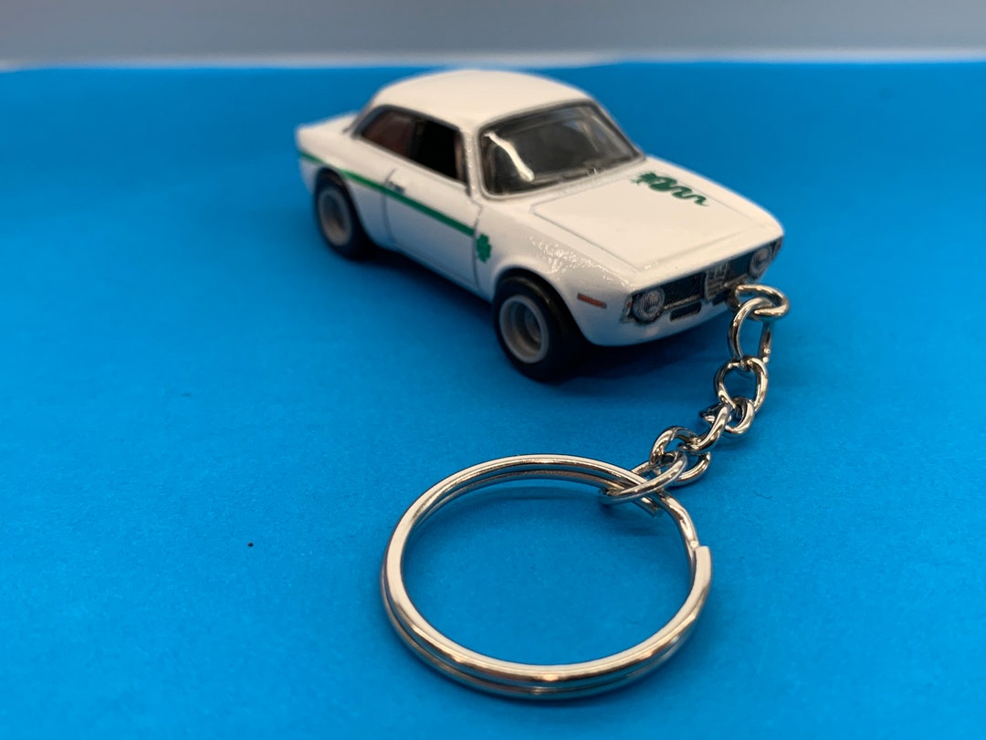 Hot Wheels Alfa Romeo Giulia Sprint GTA Keychain - Etsy