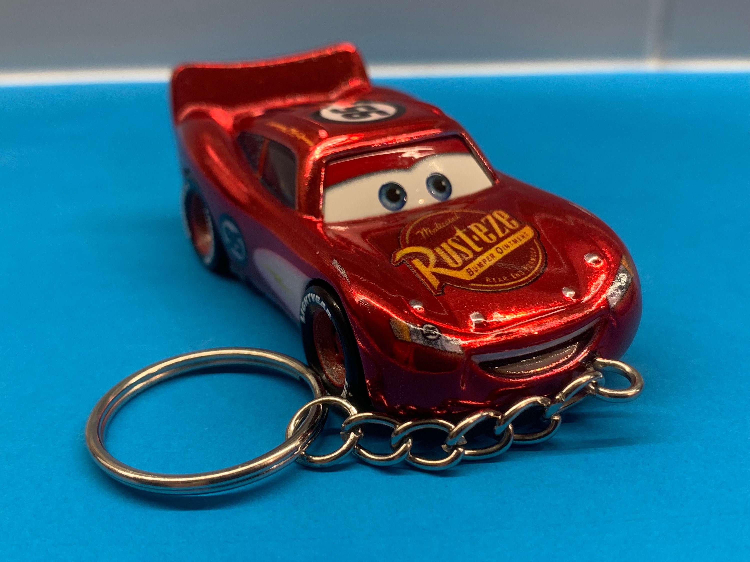 Hot Wheels/mattel 06 Cars Movie Lightning Mcqueen Rust-eze 95 Keychain ...