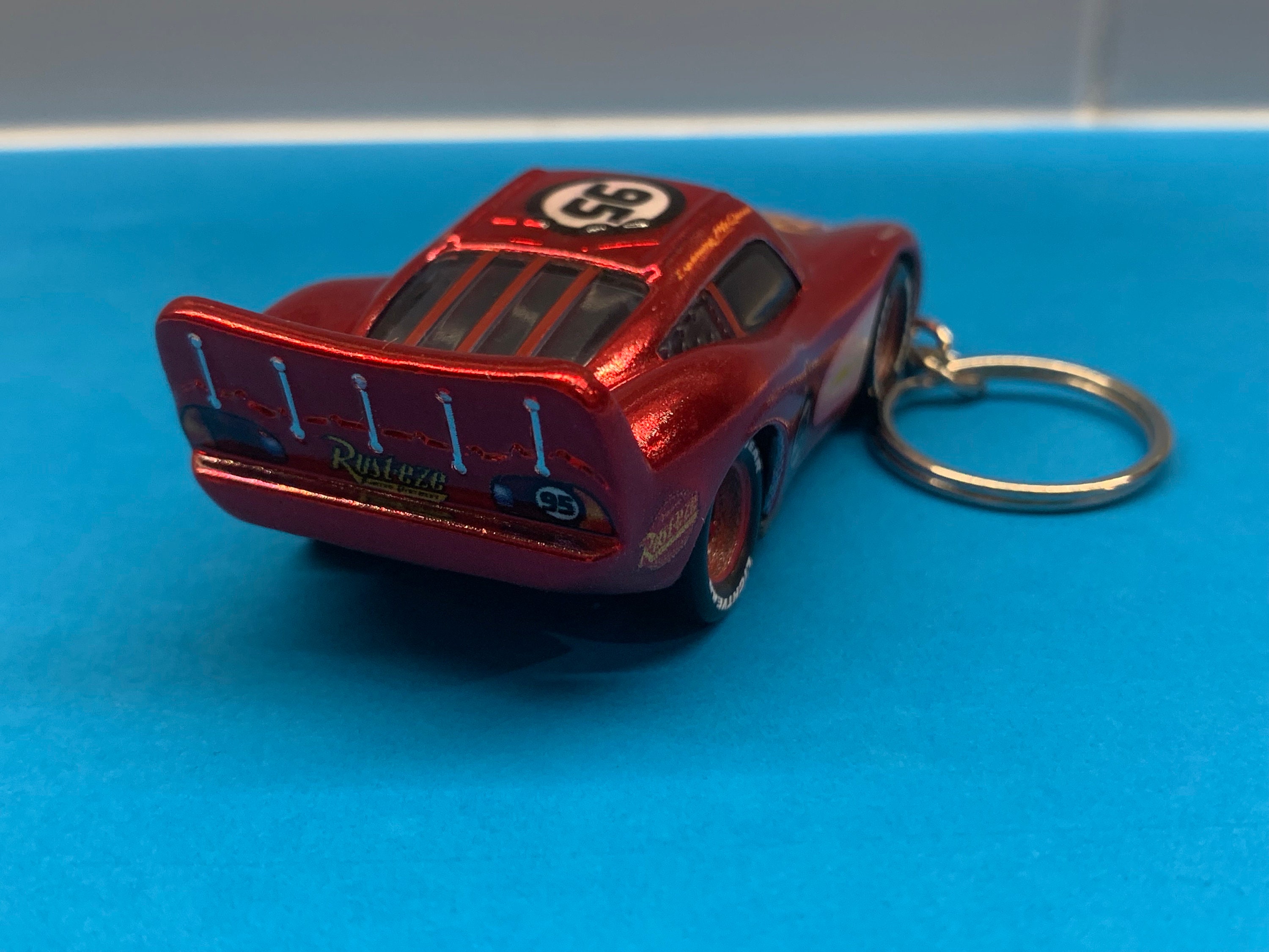 Hot Wheels/mattel 06 Cars Movie Lightning Mcqueen Rust-eze 95 Keychain ...