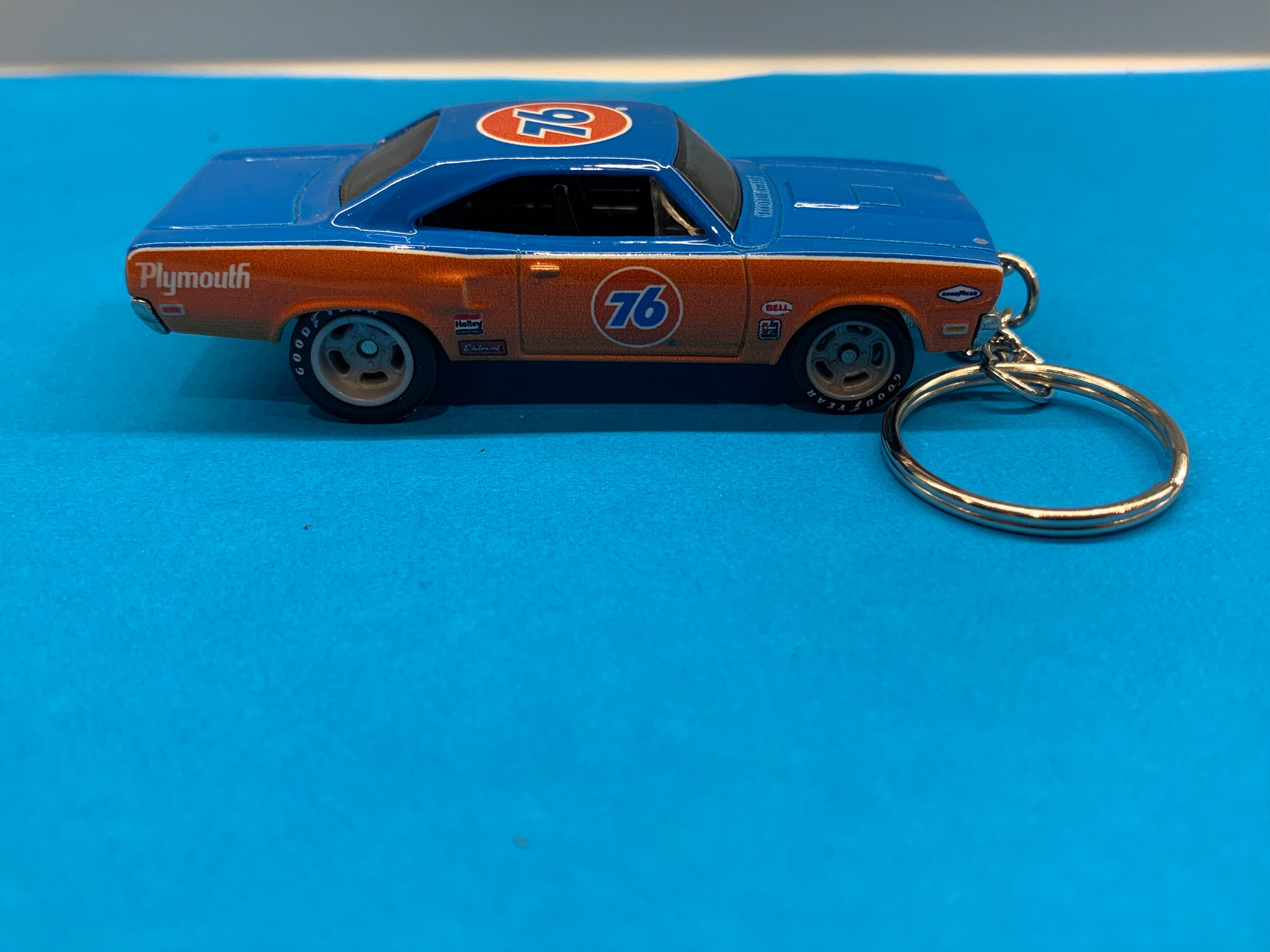 Hot Wheels 70 Plymouth Road Runner Keychain - Etsy