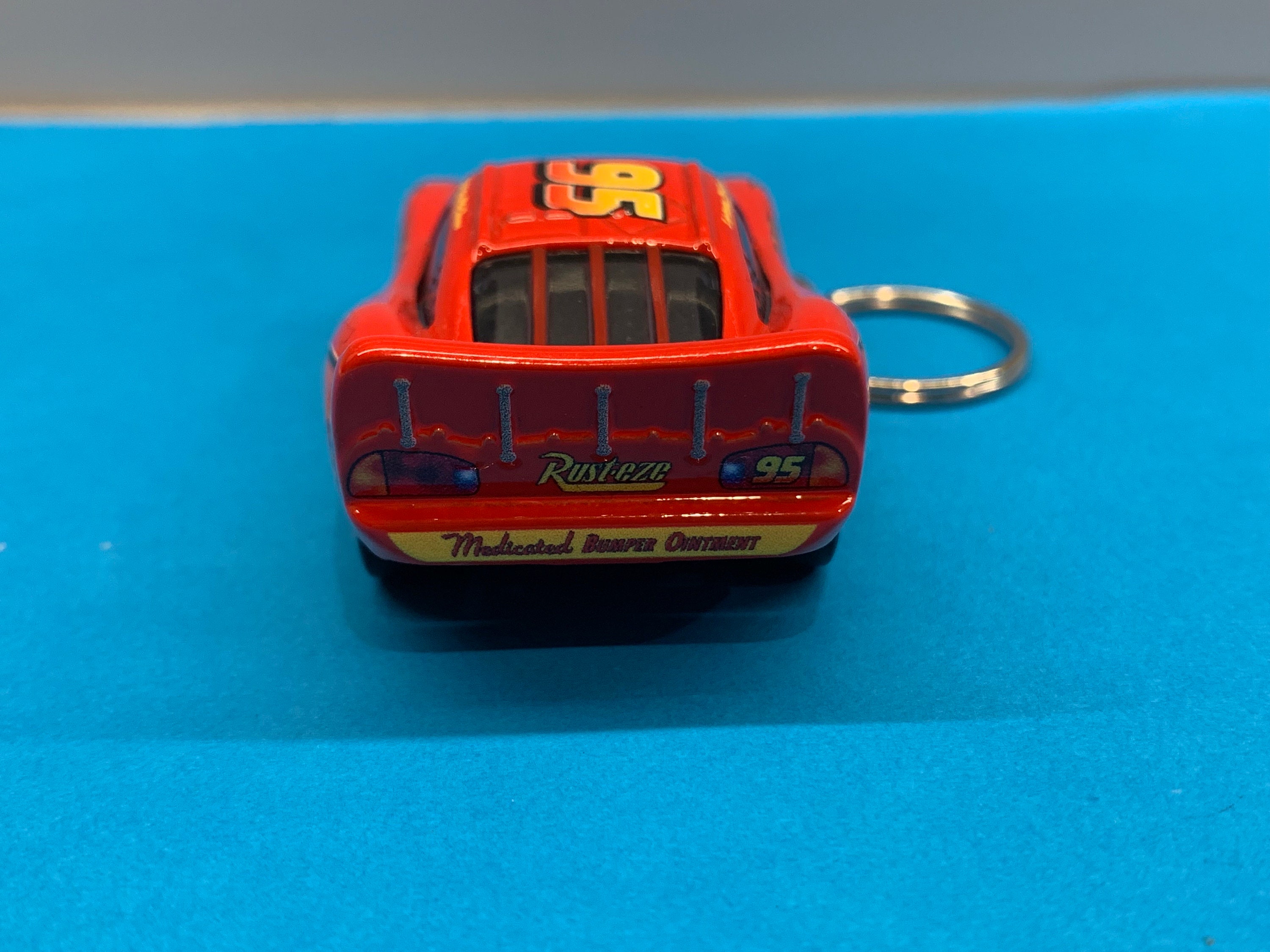 Hot Wheels/mattel 06 Cars Movie Lightning Mcqueen Rust-eze 95 Keychain ...