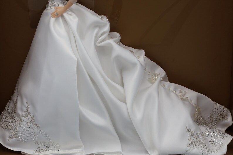 REEM ACRA BRIDE Barbie Gold Label 2007 #K7968 Limited Edition - Etsy
