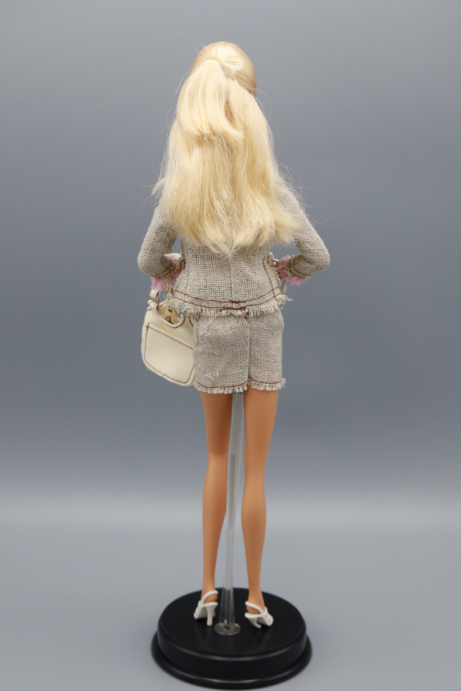 MATTEL Barbie Model of the Moment Daria Shopping Queen Gold Label # ...