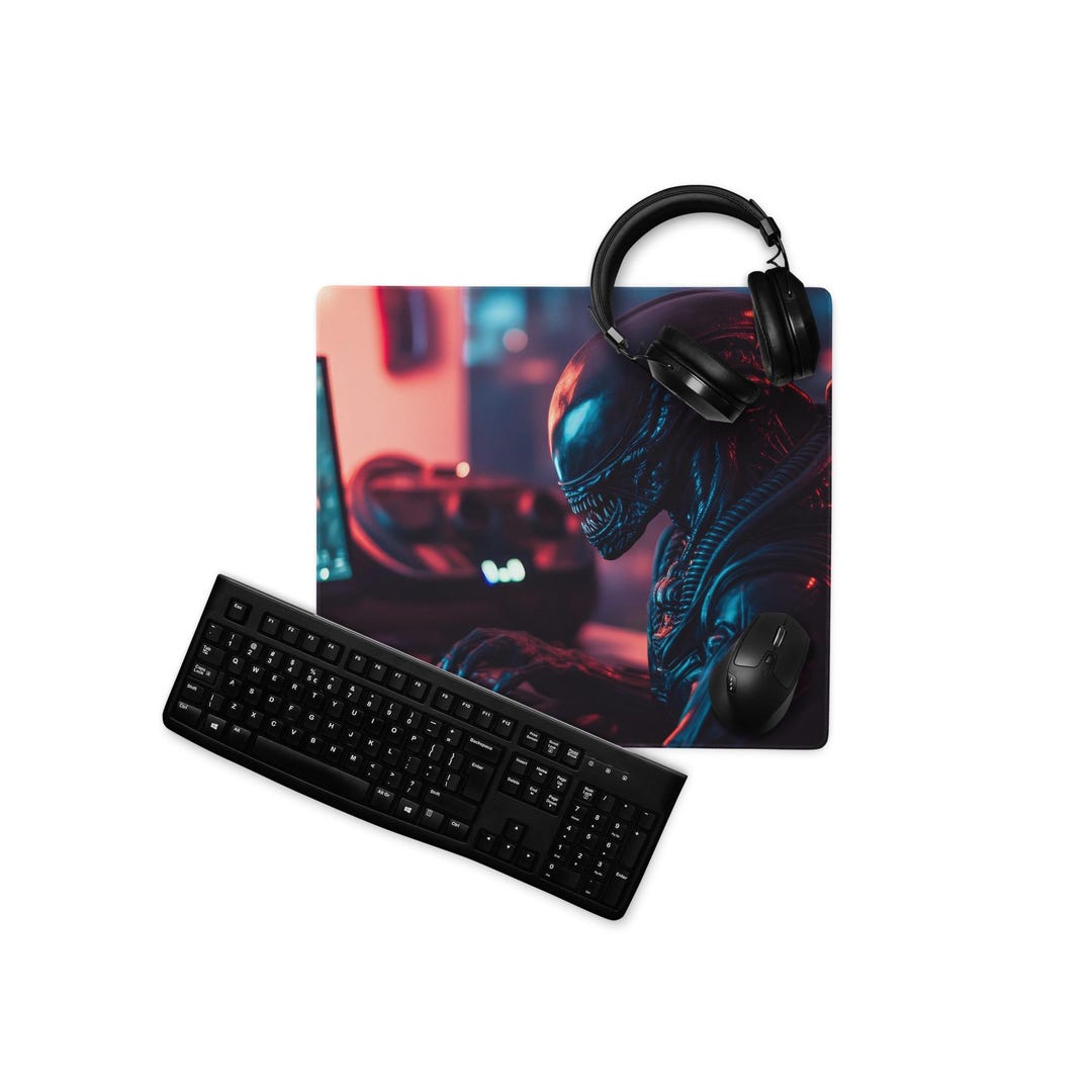 Xenomorph Gaming Mouse Pad With High-quality Image, Non-slip Rubber ...