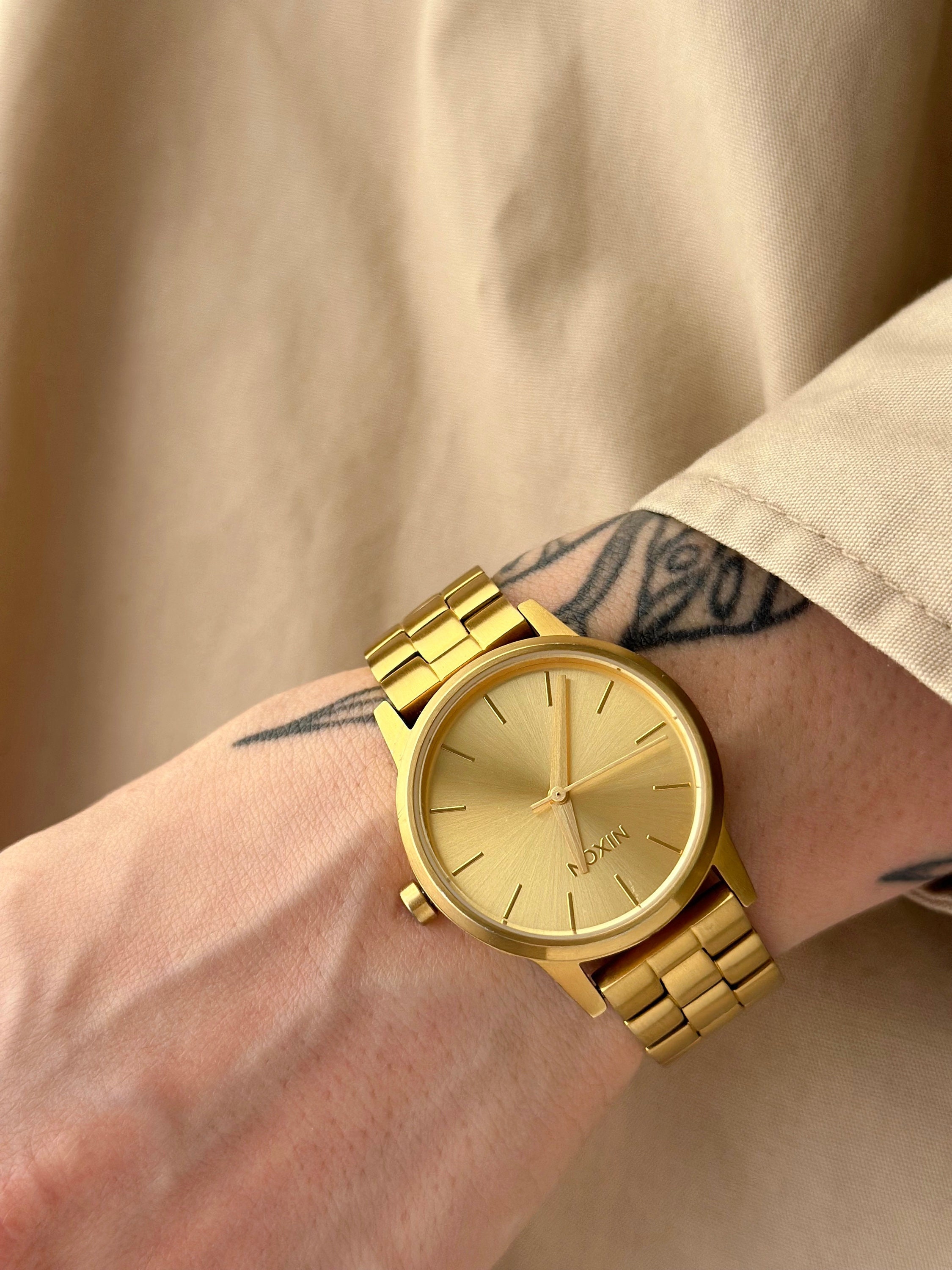 NIXON Watch, Quartz Watches, Vintage Style Watches, Golden Watch Nixon ...