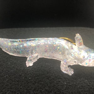 Handmade Resin Holographic Clear Axolotl Keychain, Pink/purple Petri ...