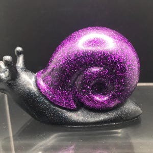 Cute Unique Mini Snail Figurines, Mini Glitter Filled Snail Shells ...