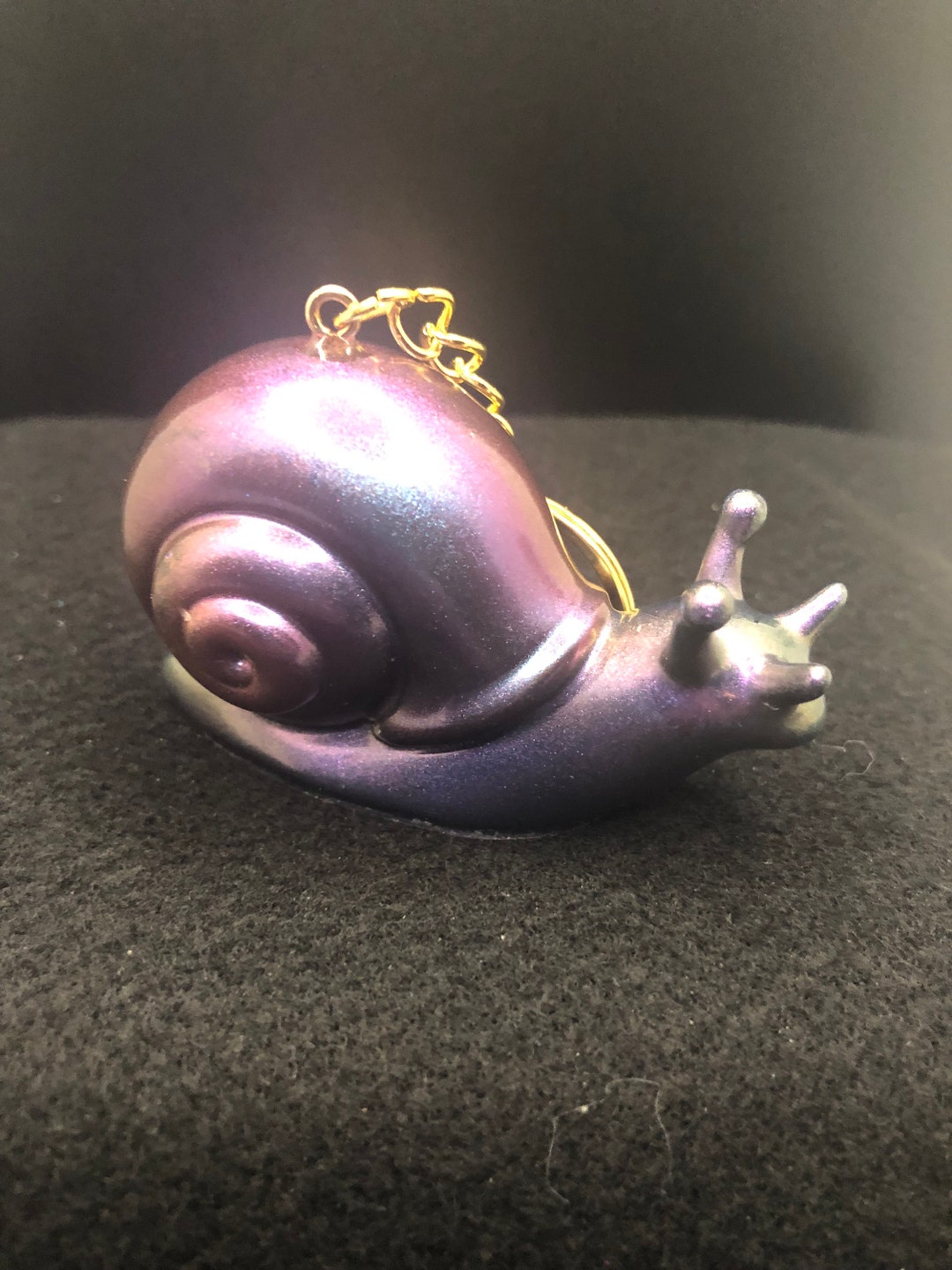 Handmade Resin Color Shifting Snail Keychain, 2 Types of Color Shifting ...