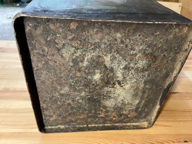 Vintage Wakefield Agricastrol 5 Gallon Pyramid Oil Can - Etsy