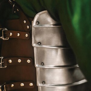 Second Age Elves Full Armor Set – LARP Cuirass, Bracers, Leg Greaves ...