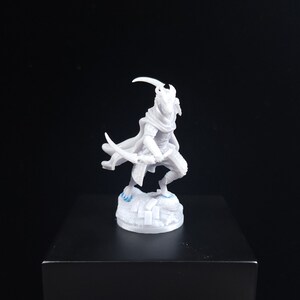 Female Dragonborn Warrior - Aether & Alchemist - Medium Mini or 75mm ...
