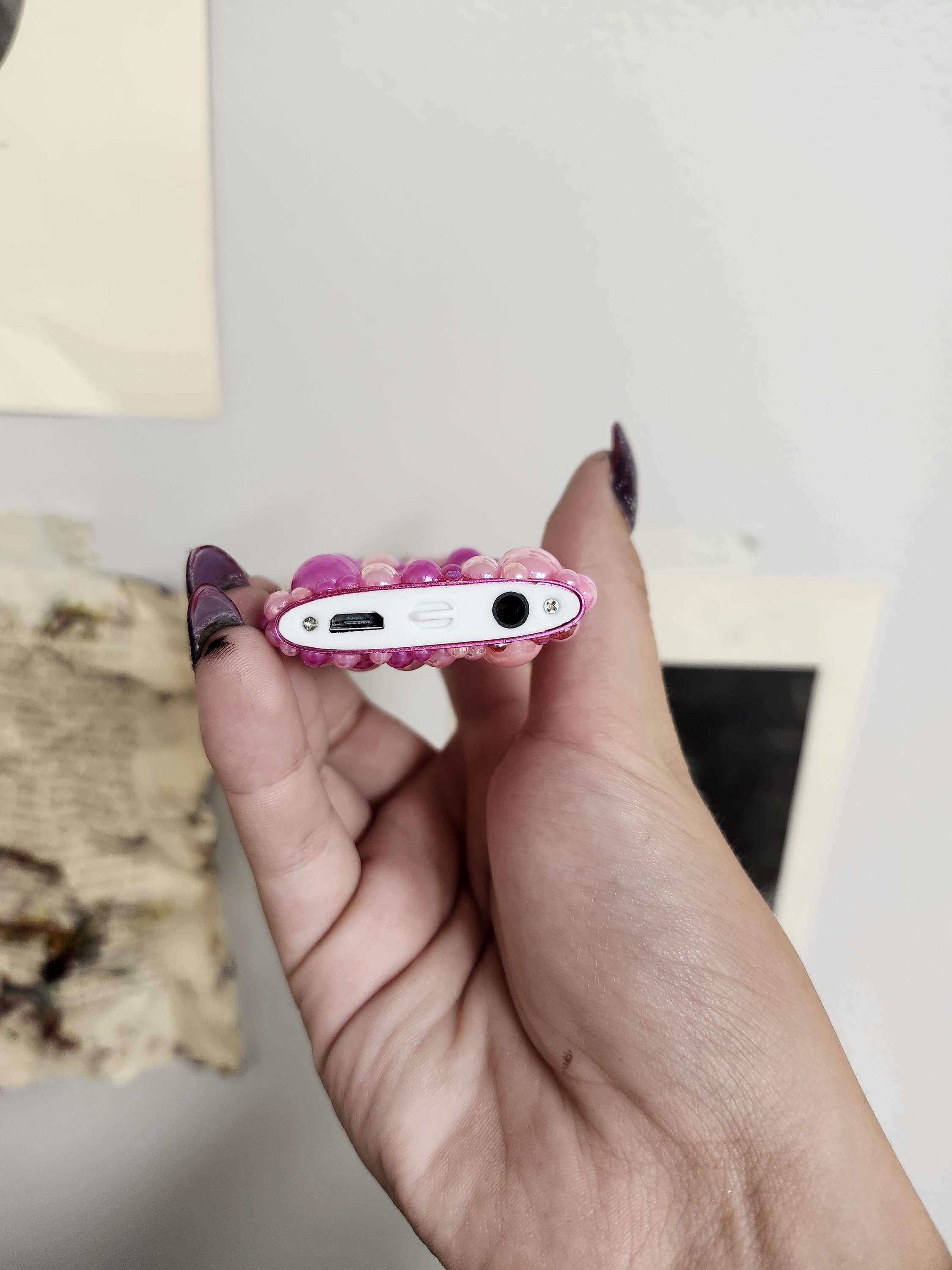 Y2K HANDBEDAZZELED MP3 PLAYER - Etsy