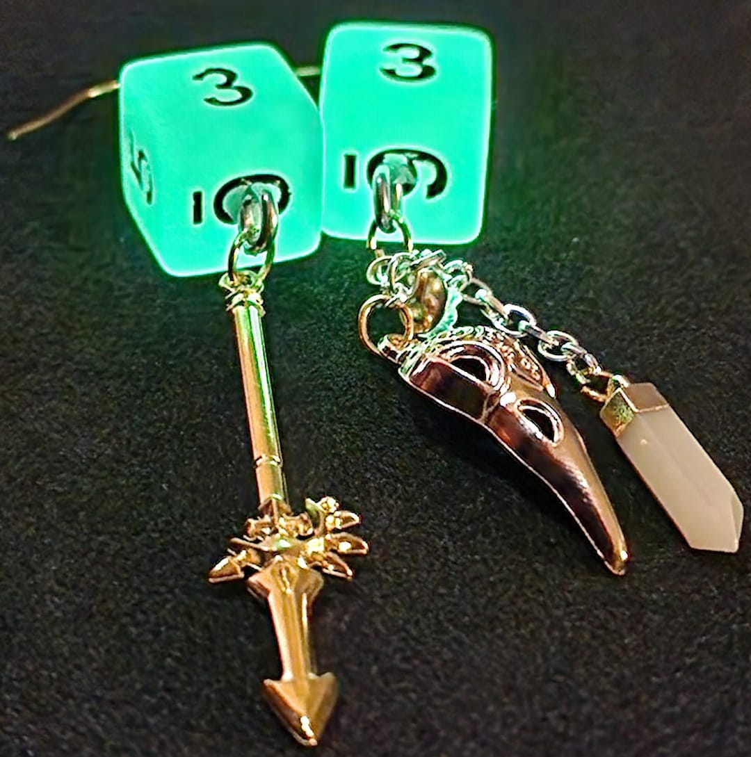 DND Earring, Dungeons and Dragons Earrings, D6 Dice, Kenku Cleric Race ...