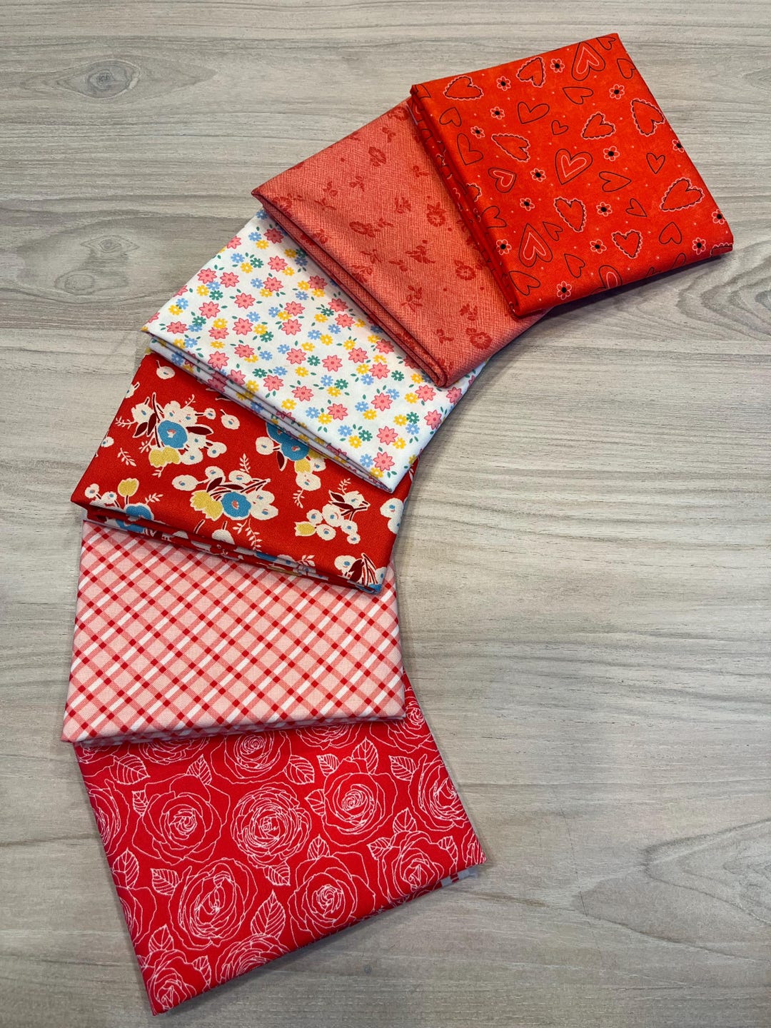 6 Fat Quarter Bundle, Red Color Mix Quilt Fabric - Etsy