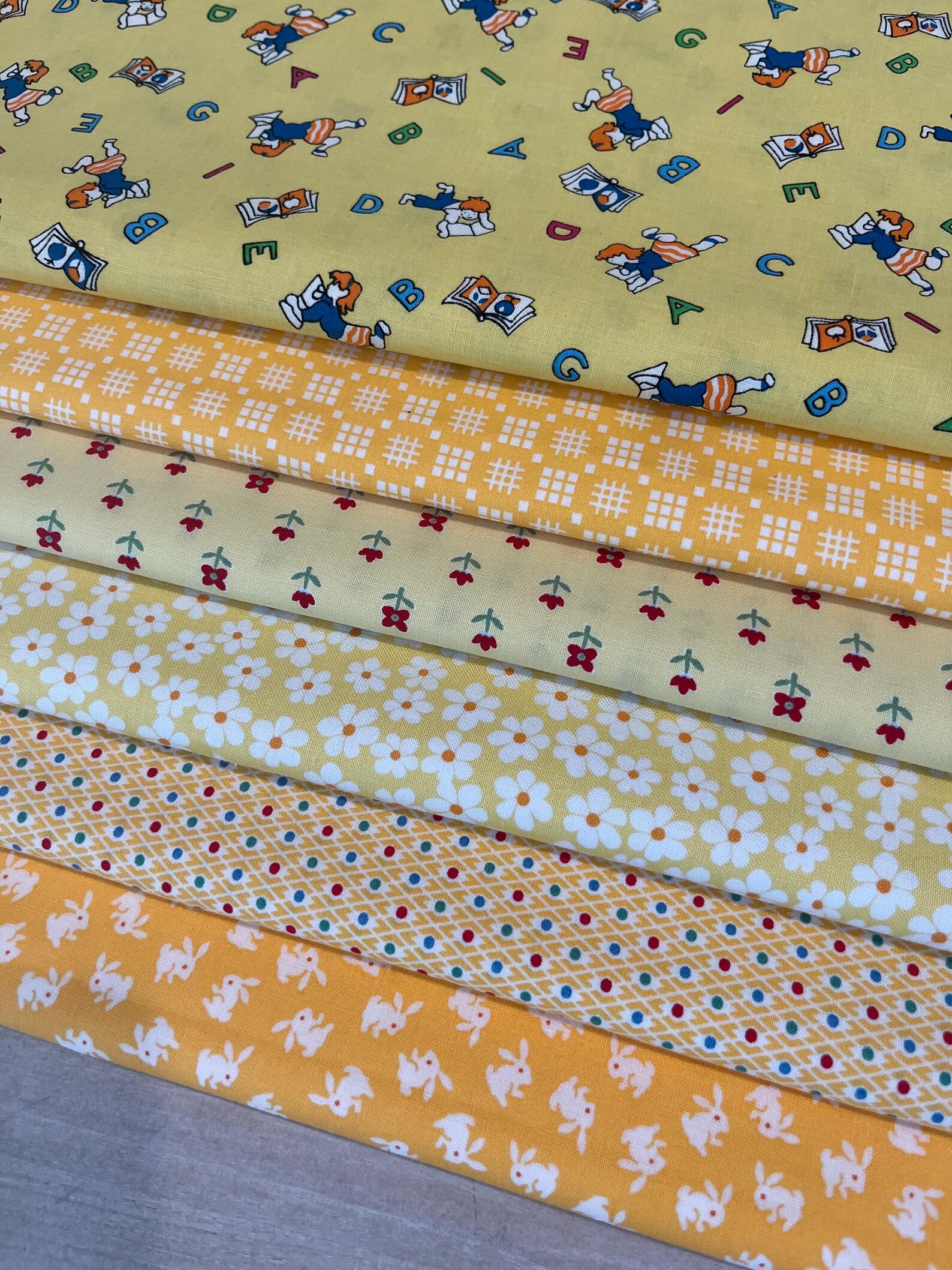 6 Fat Quarter Bundle, Yellow Color Mix Quilt Fabric - Etsy