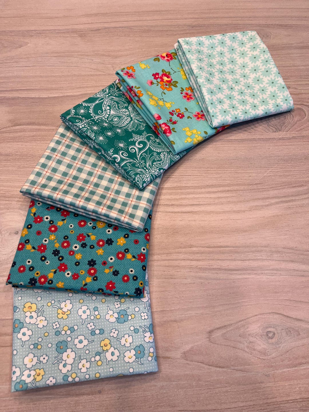 6 Fat Quarter Bundle, Color Mix Quilt Fabric - Etsy
