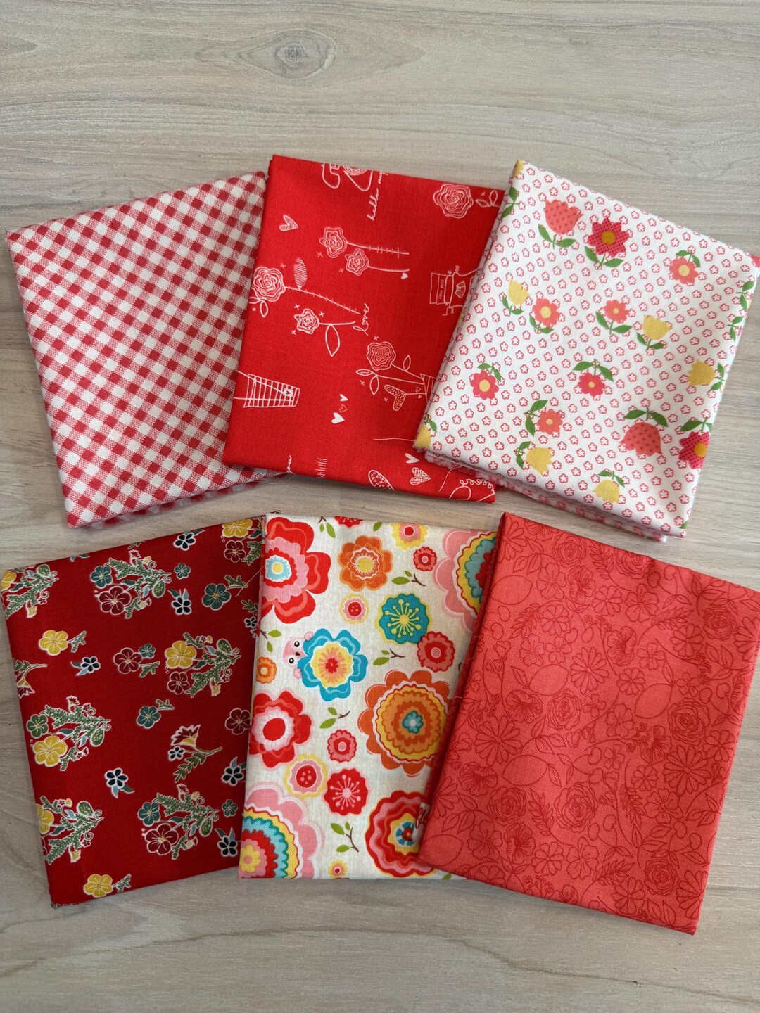 6 Red Fat Quarter Bundle, Riley Blake Designs Fabric - Etsy