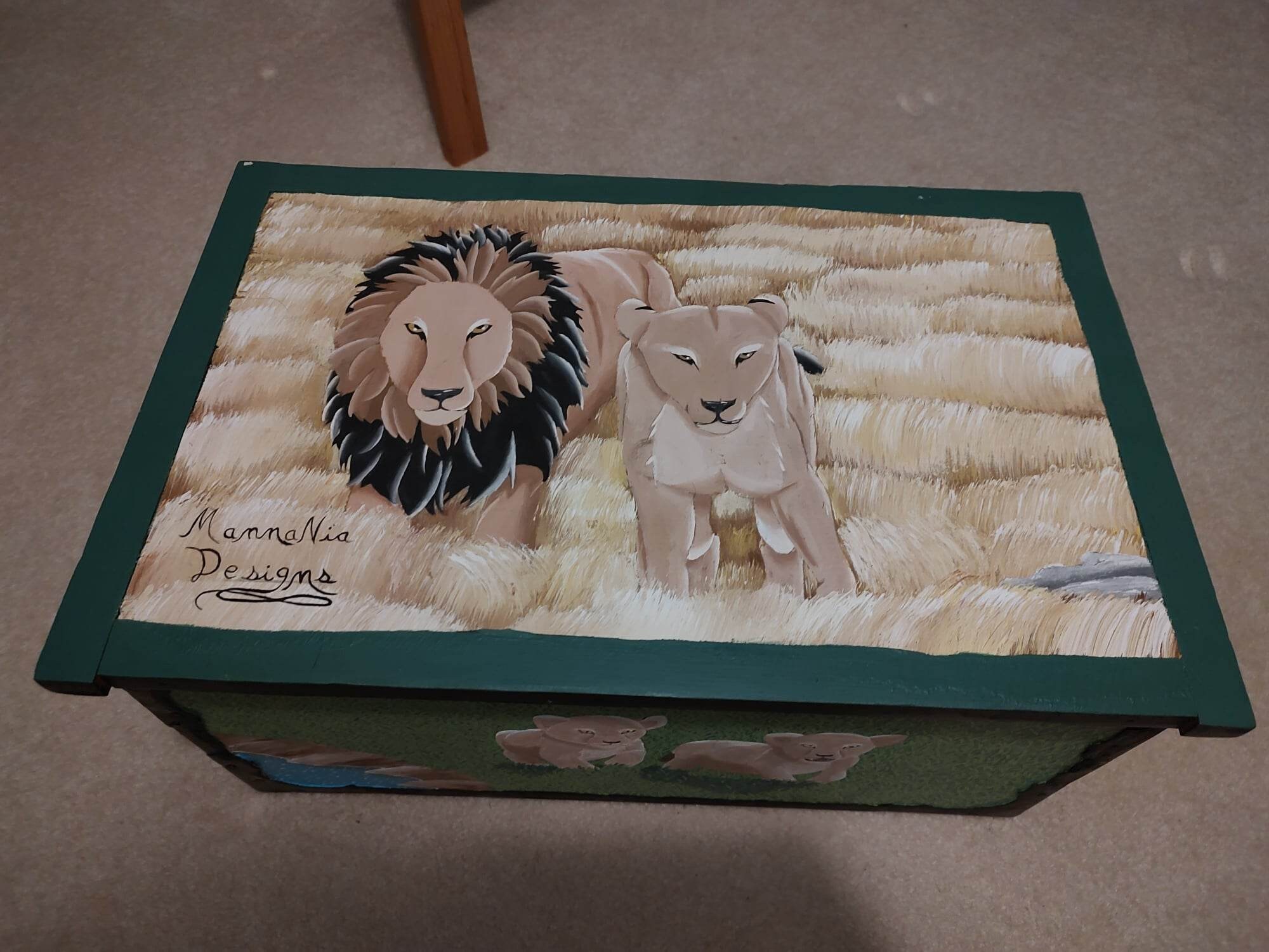 Lion Box - Etsy