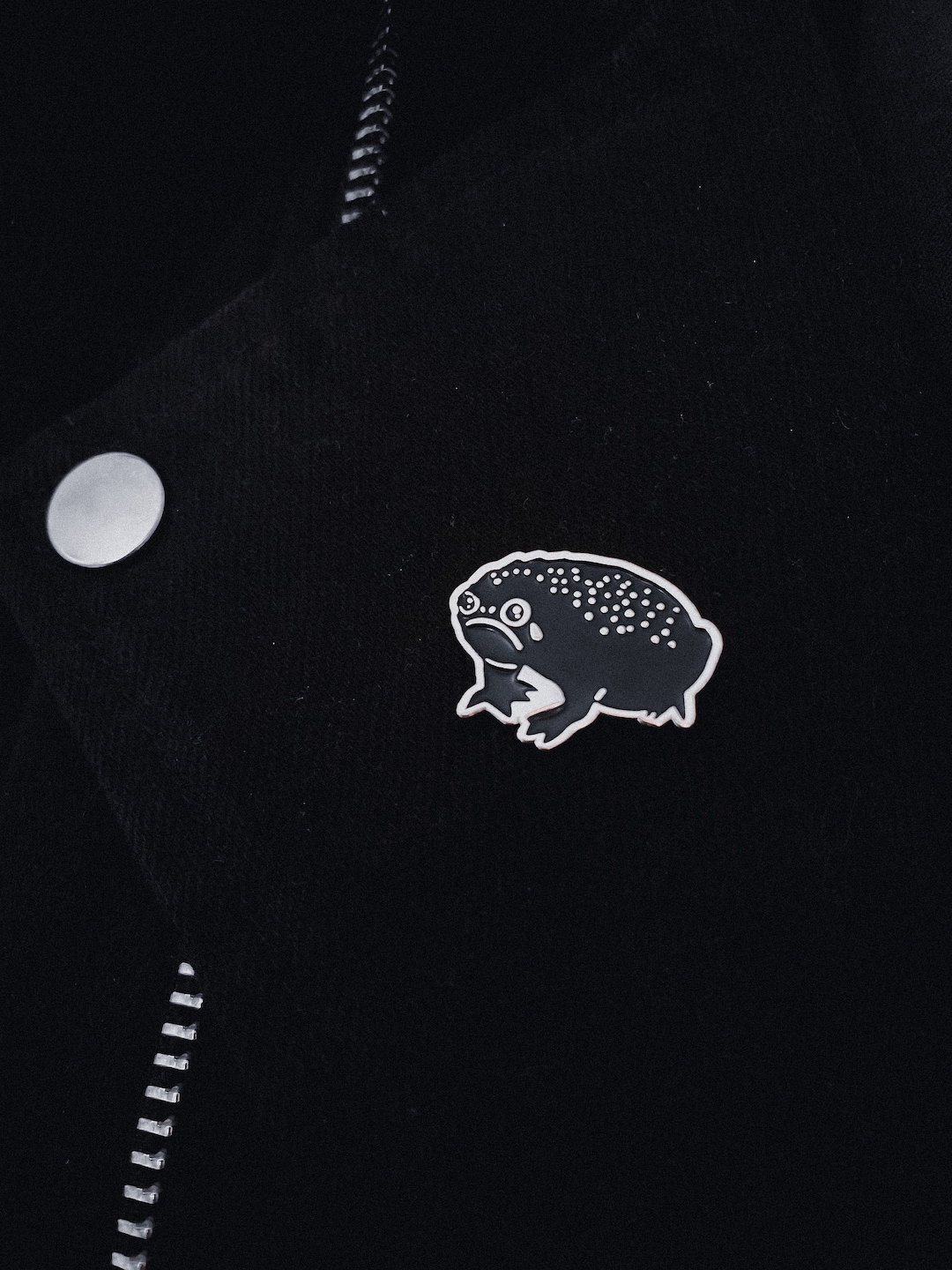 Sad Frog Pin / Black Gothic Crying Grumpy Toad / Witchy Gothic Familiar ...