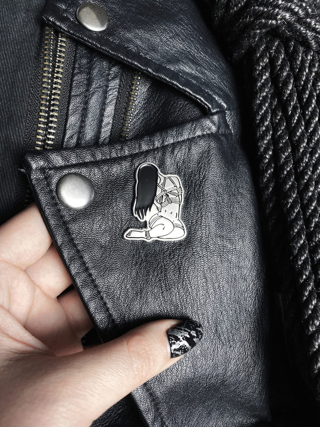 Shibari Girl Art Pin / Rope Bondage / Tied up Kinky BDSM Fetish Erotic Art / Metal Black and ...