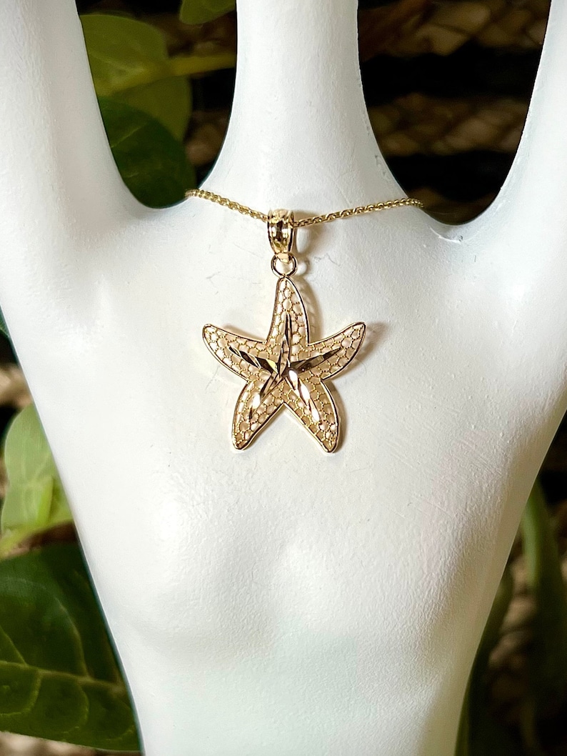 14K Solid Gold Starfish Pendant - Etsy