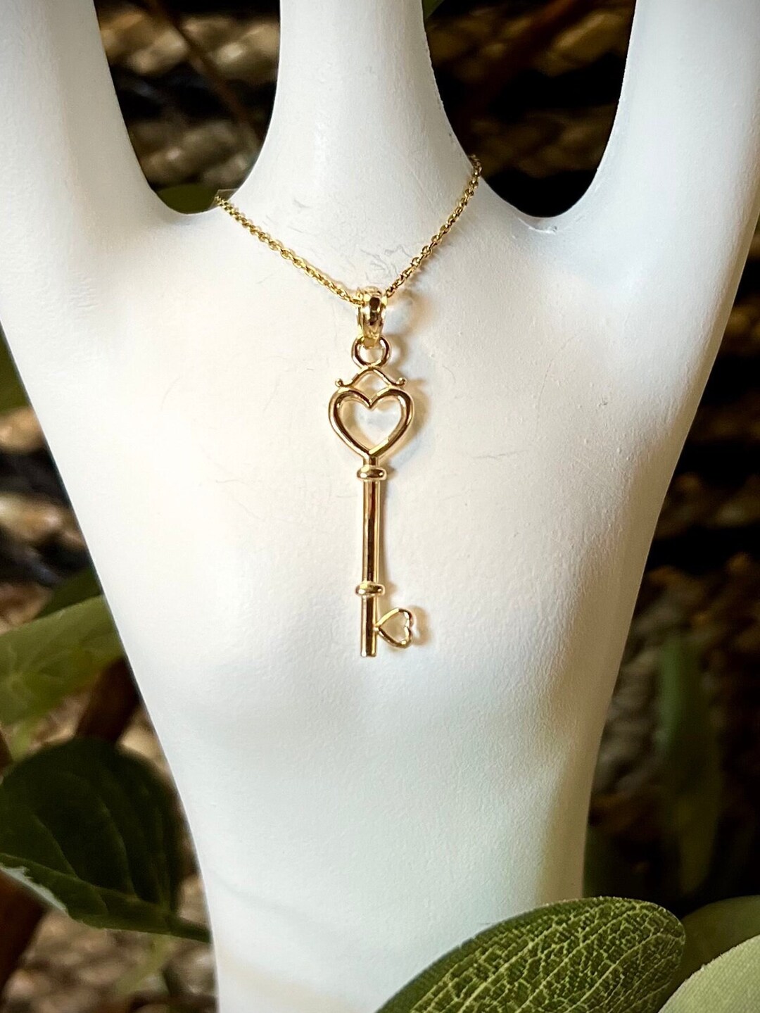 14K Solid Gold Heart Key Pendant - Etsy