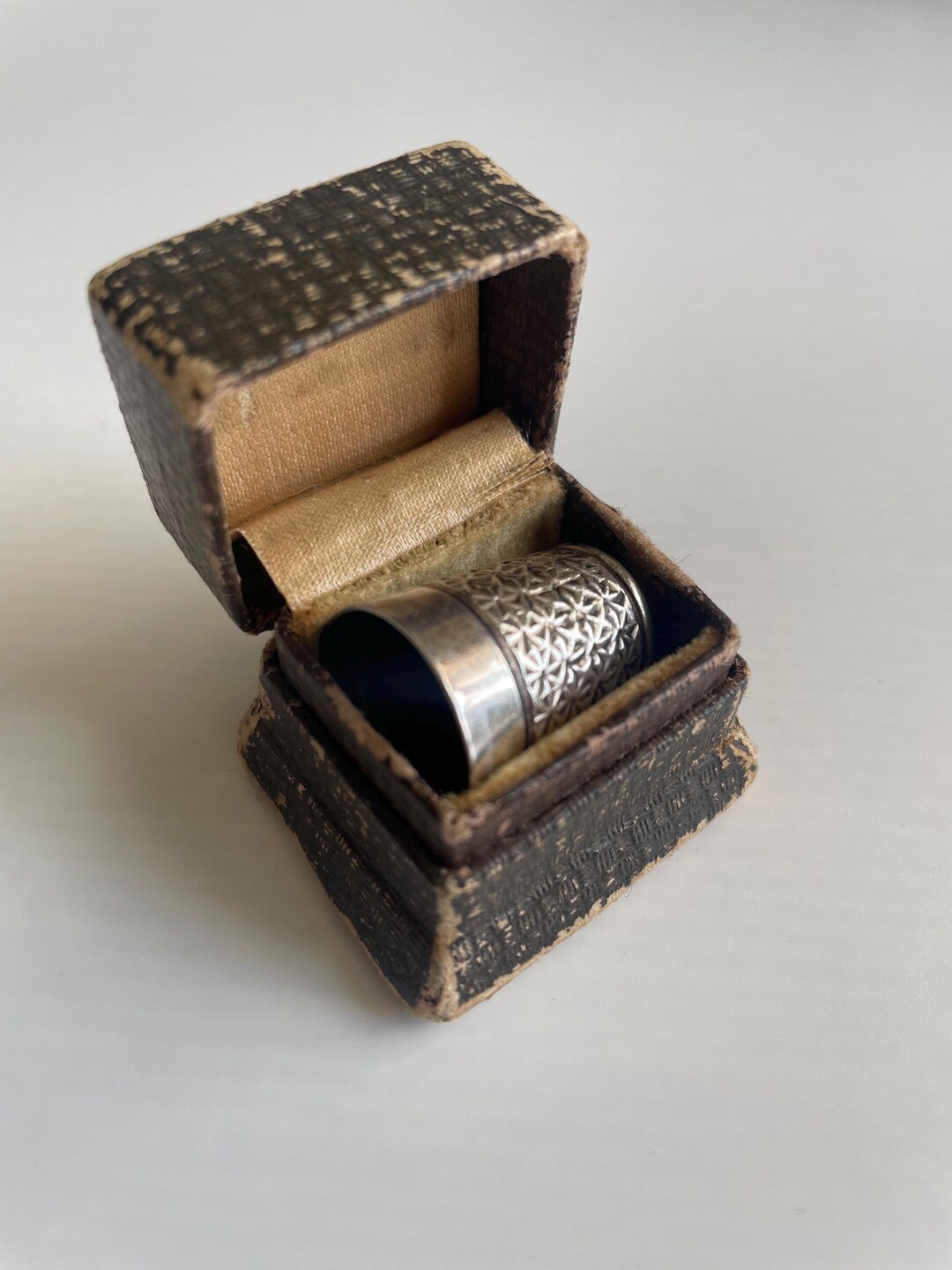 Vintage Thimble Box With a Silver Thimble Hallmarked Chester 1928 by ...