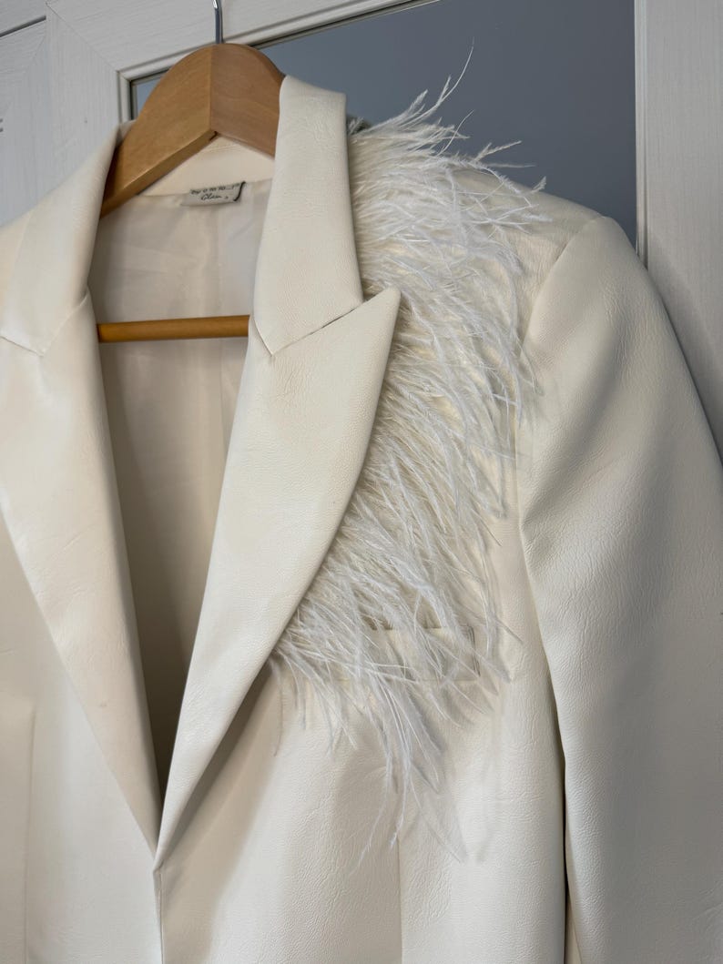 Feather Wing Brooch White – Transform Your Jacket With This Unique ...