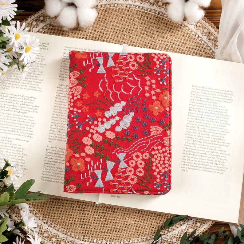 Embroidered Blue Daisy KPW6 Kindle Case With Stand & Strap: Floral ...