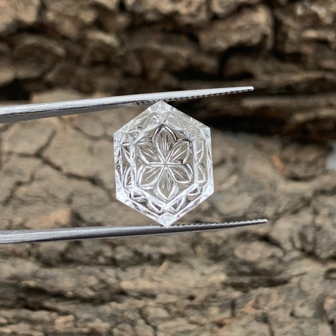 Hand Carving Best Intaglio Carving Art in Rock Crystal Quartz Hand ...