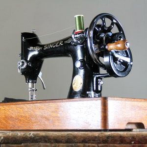 Excellent Vintage Singer 99k Hand Crank Sewing Machine Case Extras - Etsy