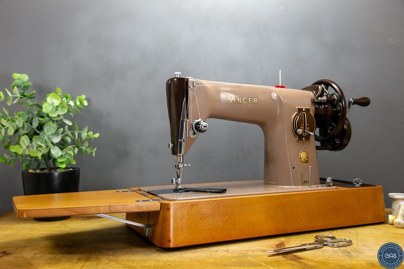 Stunning 1957 Vintage Singer 201k Hand Crank Sewing Machine + Case ...
