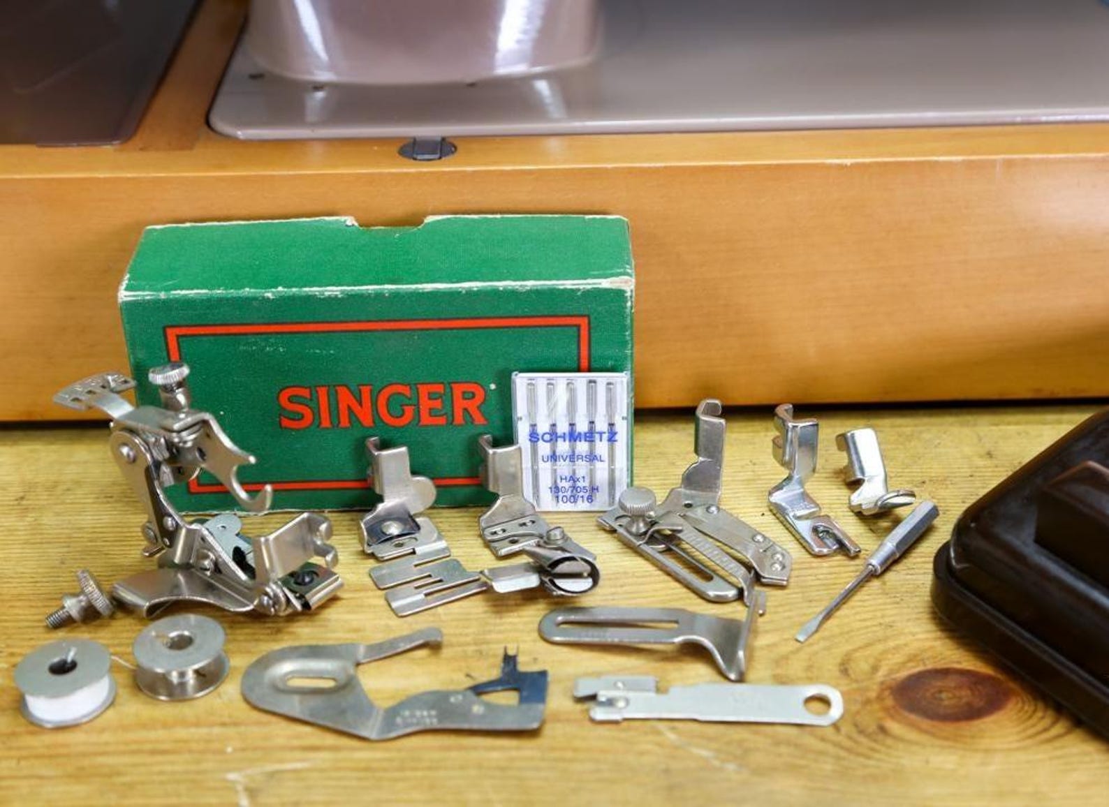Vintage Singer 306k Heavy Duty Zigzag Sewing Machine + Case + Warranty ...