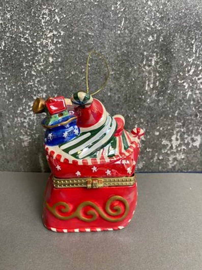 Charming Christmas Music Box and Ornament - Plays Jingle Bells - Etsy
