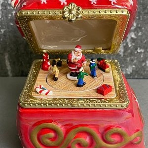 Charming Christmas Music Box and Ornament - Plays Jingle Bells - Etsy