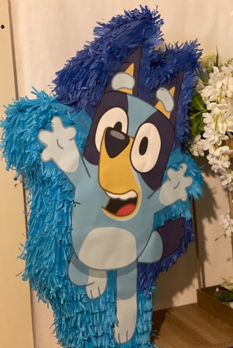 Bluey Pinata! 27”x16”x4” - Etsy