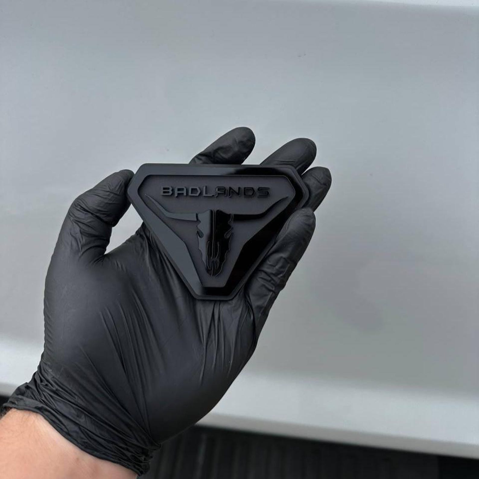 2x Fender Badlands Long Horn Car Emblem Badge Logo Black on M-black ...