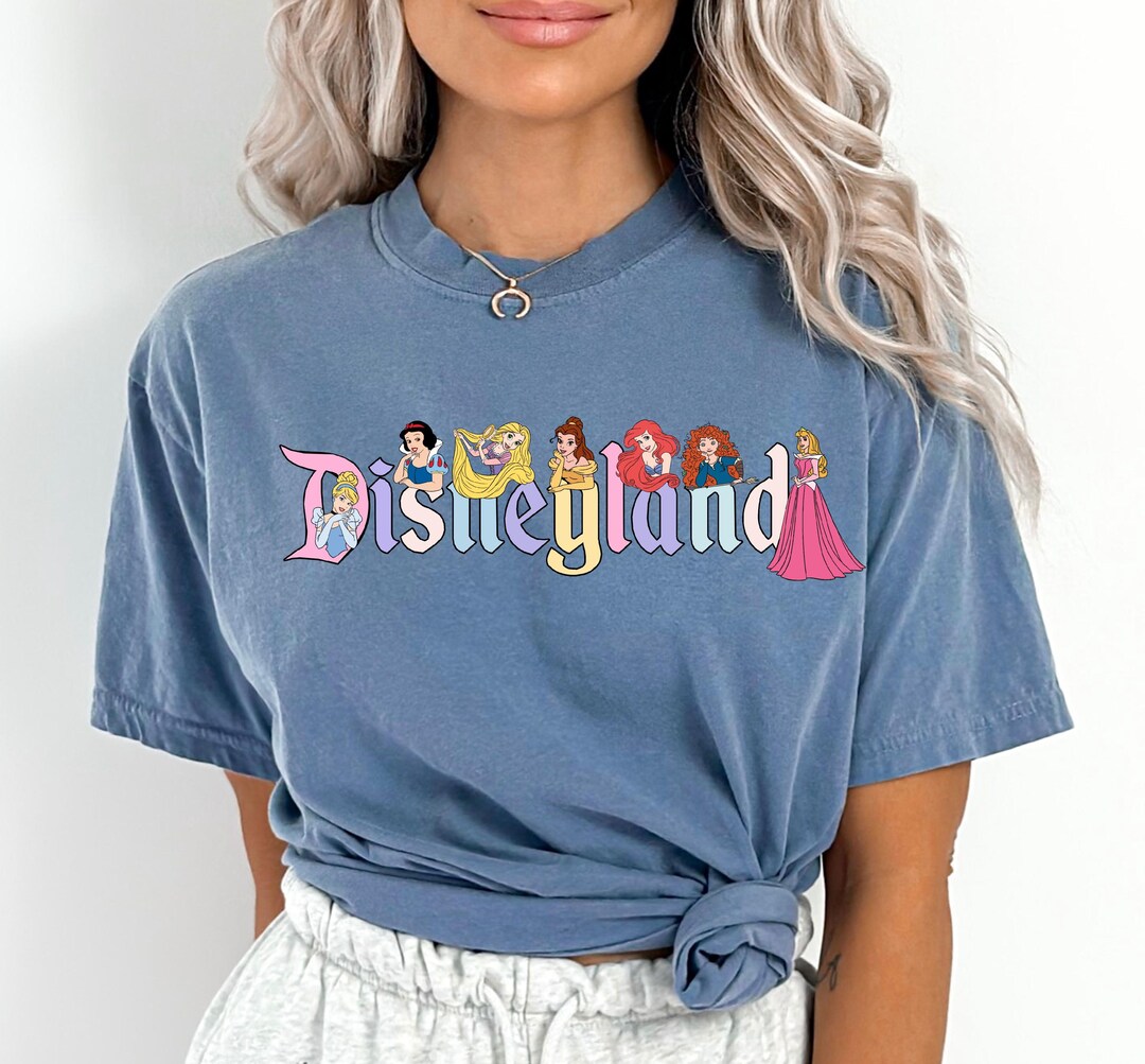 Comfort Colors® Disneyland Princess T-shirt, Disneyland Girls Trip ...