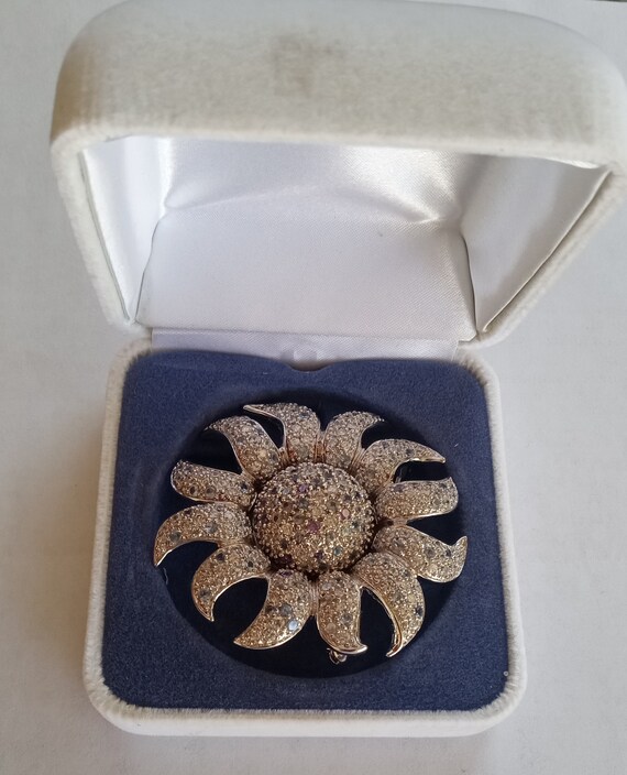 Swarovski & avon pin - Gem