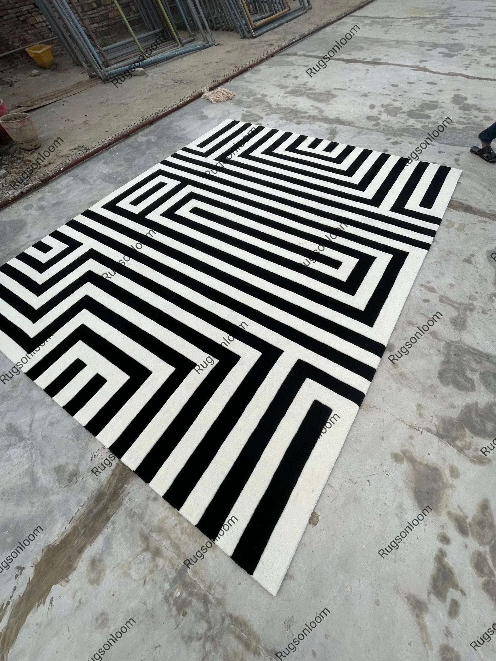Labyrinth Lines Hand-tufted Area Rug New Zealand Wool Modern Design ...