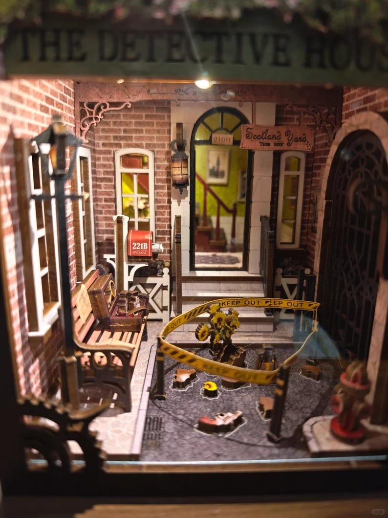 Detective Agent Crime Scene Clues Wooden DIY Miniature Booknook, Home ...