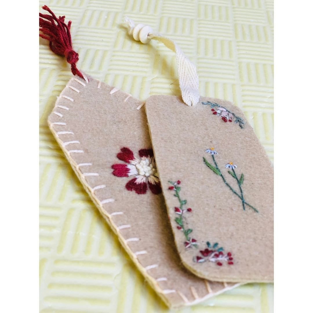 Unique Daisy Felt Beige Bookmark, Floral Embroidery Bookmark, Gift for ...