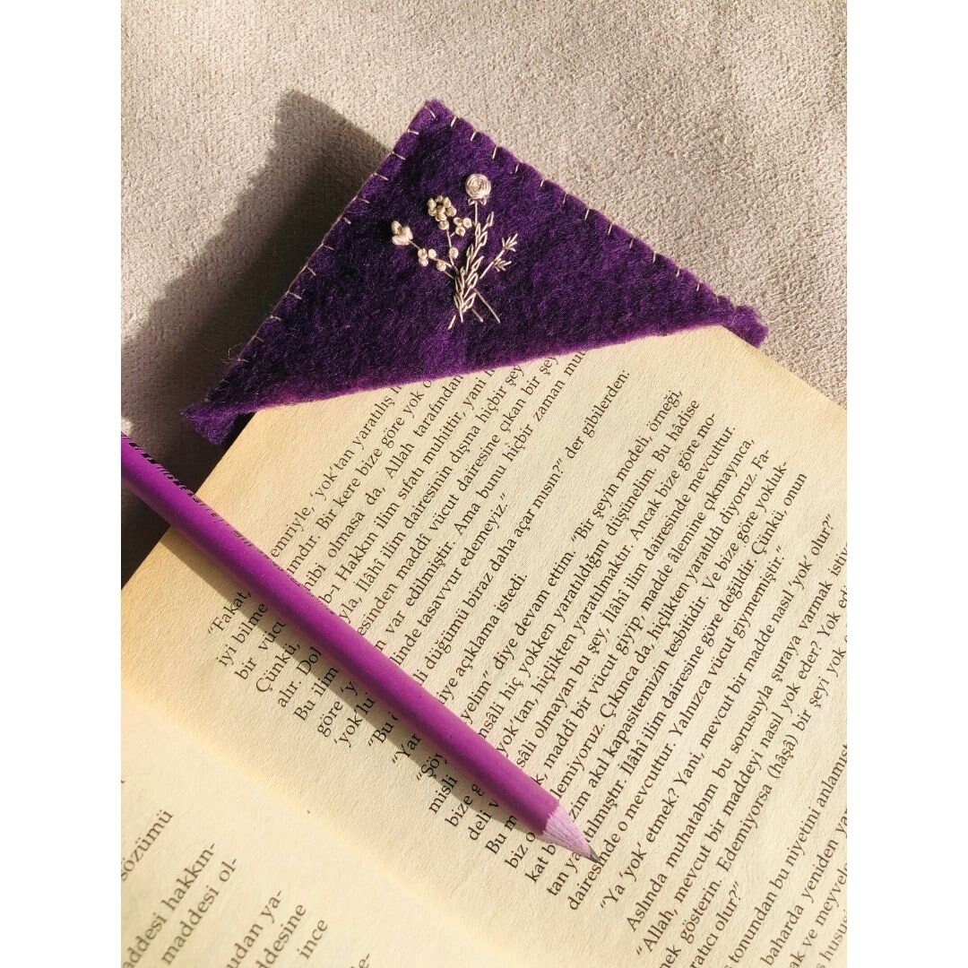 Minimalist Embroidery Bookmarks, Flowers Bookmarks, Purple Felt Corner ...