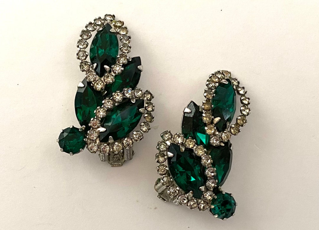 Vintage WEISS EMERALD Green RHINESTONE Earrings | Vtg Silver-plated Emerald Navette Jewels Edged ...