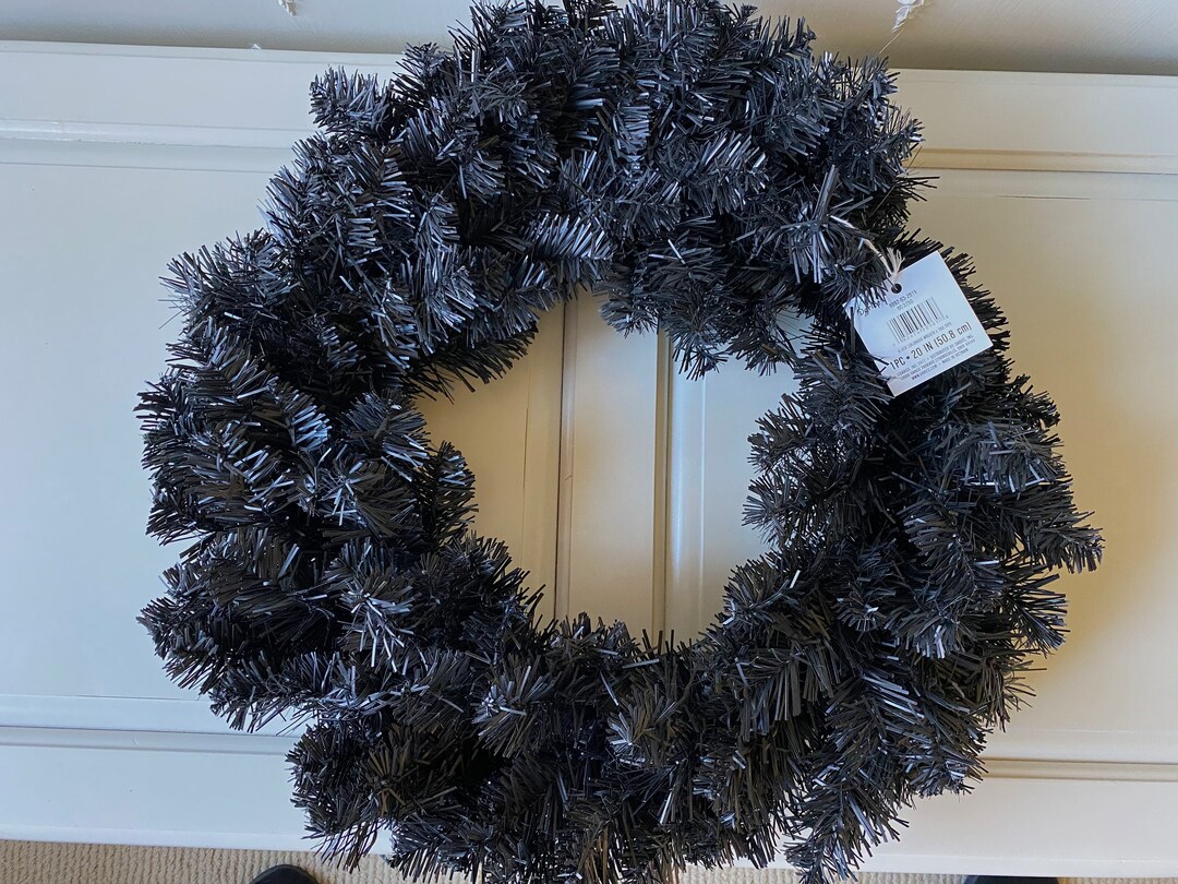 20” BLACK Halloween WREATH Base | Black Plastic Pine Wreath | Halloween ...