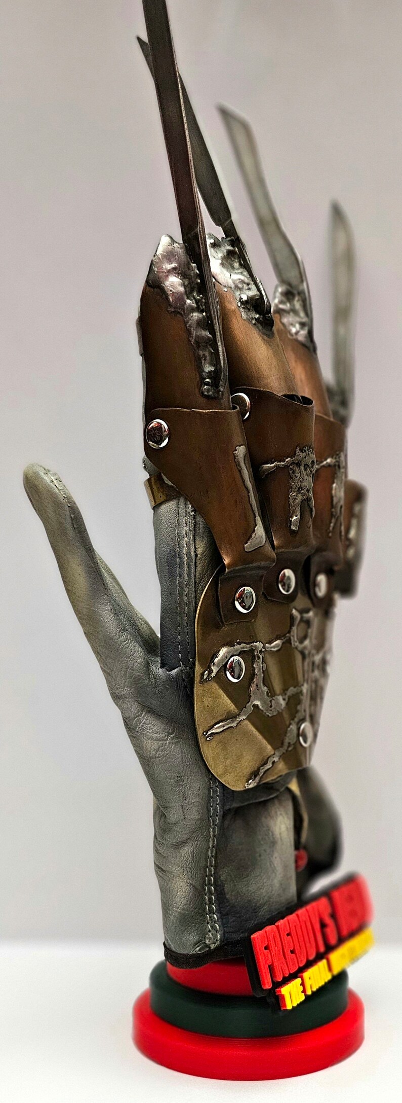 NOES 6 Freddy Krueger Glove Stand/glove Holder/horror Movie - Etsy