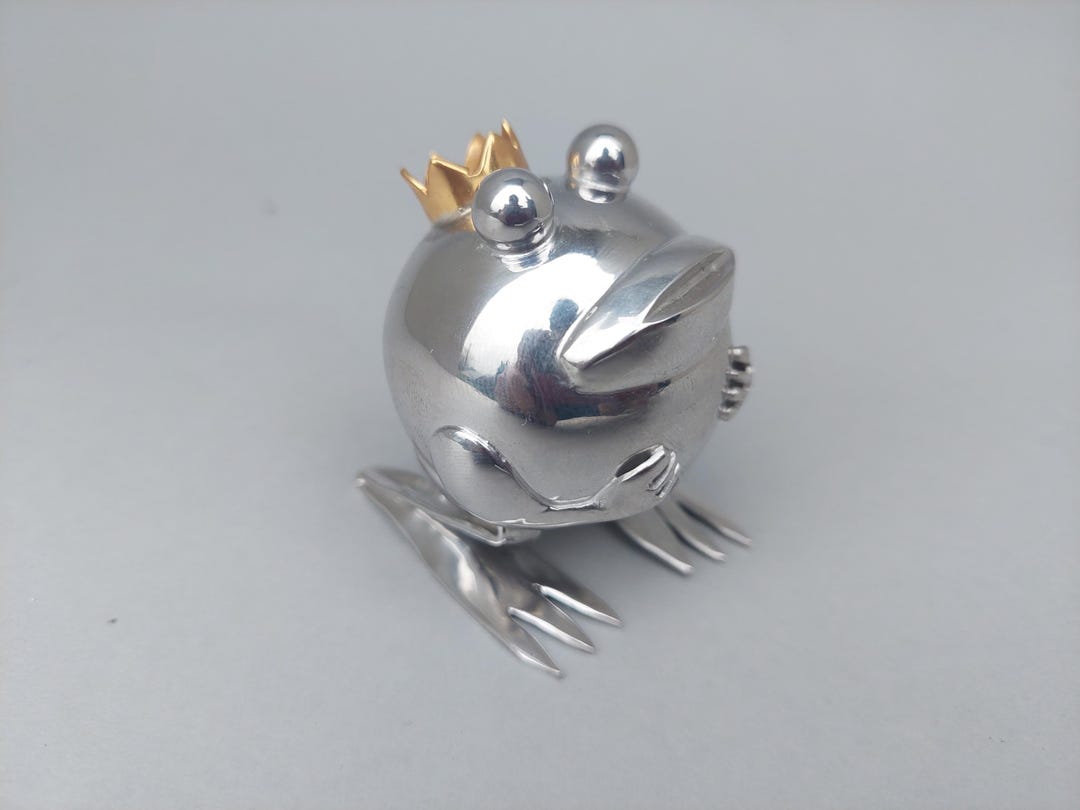 Salt Cellar Queen of Frogs - Etsy
