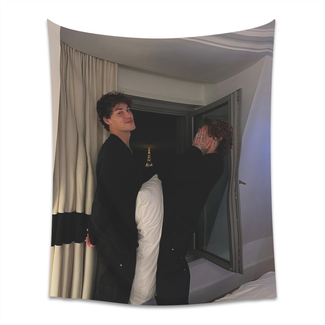 Vinnie Hacker X Noah Beck Tapestry // France Instagram Picture - Etsy Vinnie Hacker X Noah Beck Tapestry // France Instagram Picture - Etsy