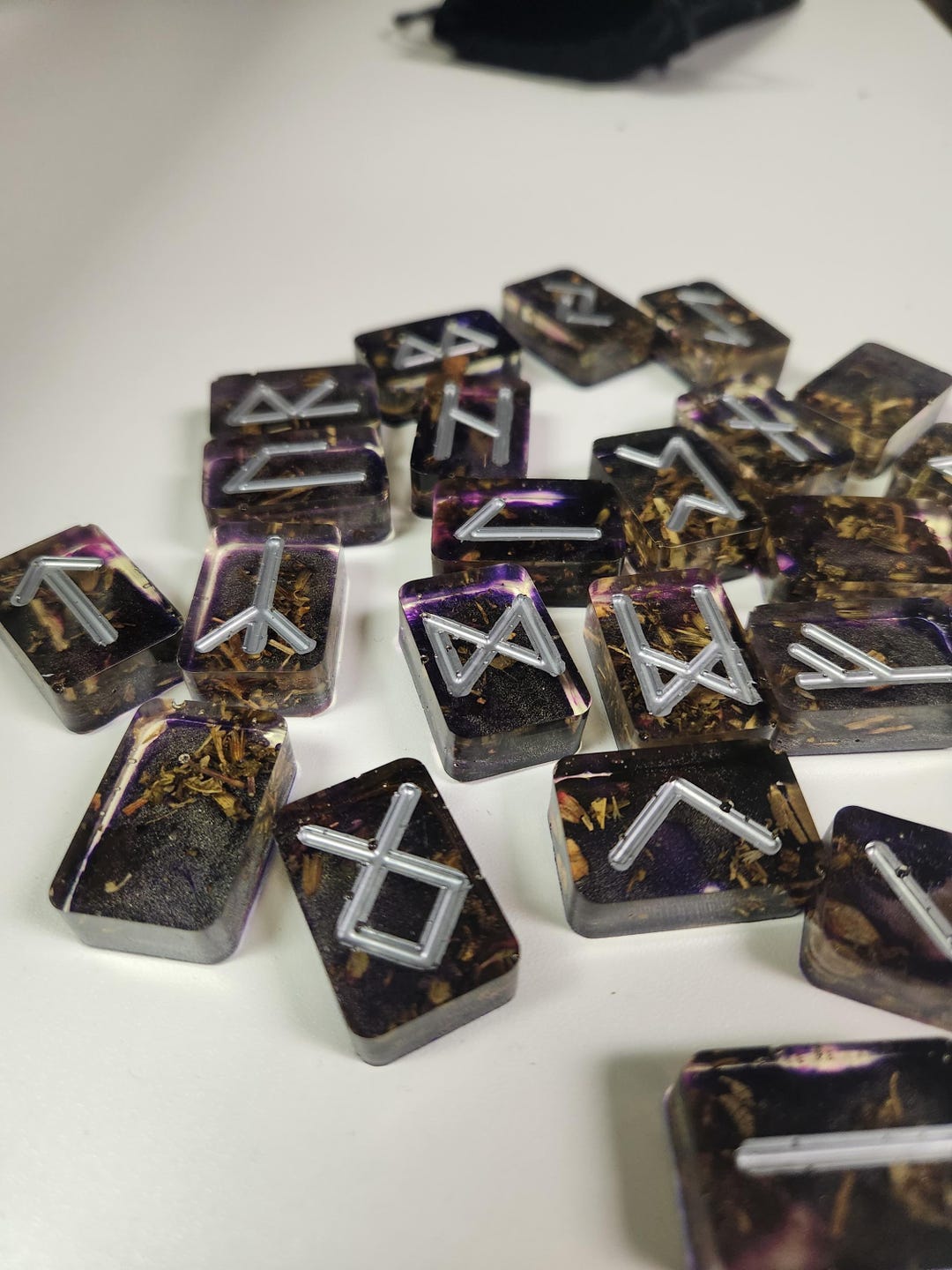 Pink and Purple 13 Herb Elder Futhark Resin Runes - Etsy