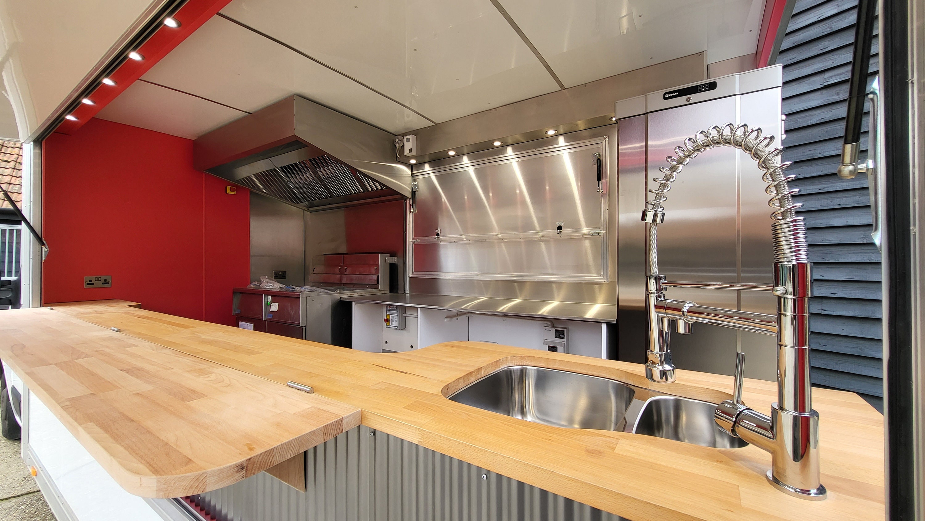 Catering Trailers, Mobile Bars, Mobile Kitchens, Street Food, Pizza ...